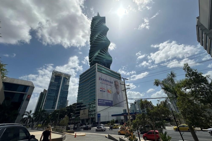 Office for sale with sea view in FF Tower (Revolution Tower) | Panama ...